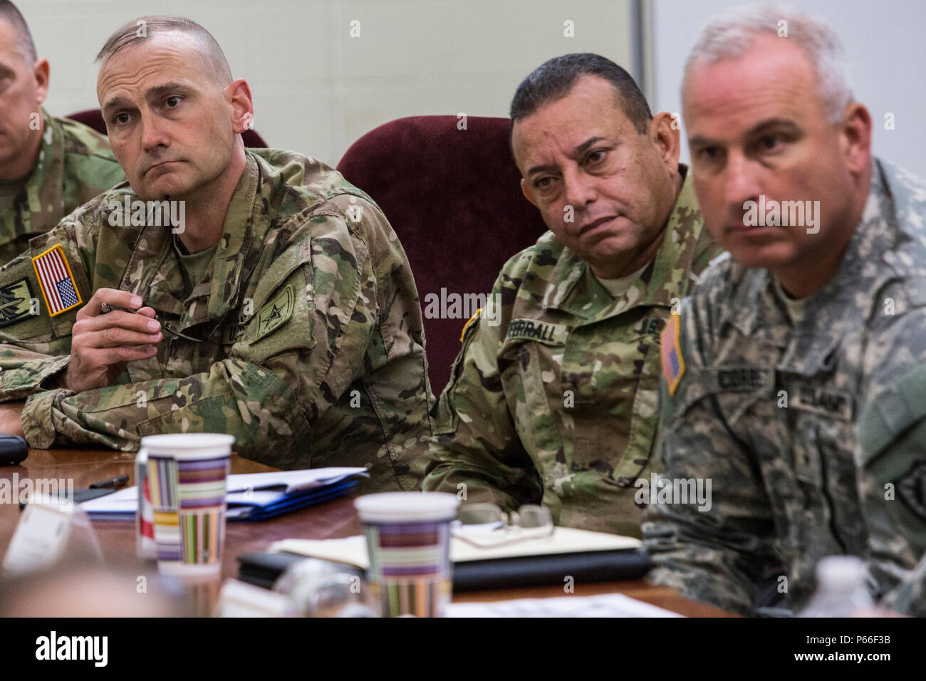 Gen. Robert B. Abrams, Commander, U.S. Army Forces Command, meets with ...