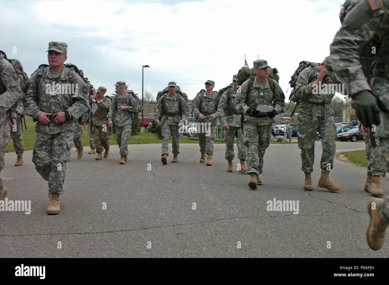Soldiers of the 144th Military Police Company, 210th MP Battalion ...