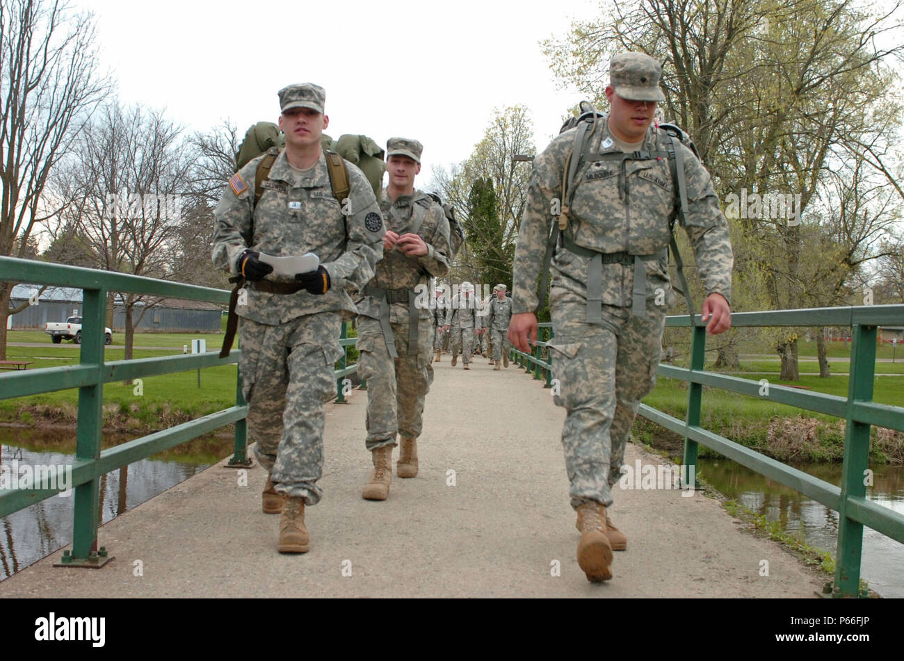 Soldiers of the 144th Military Police Company, 210th MP Battalion ...