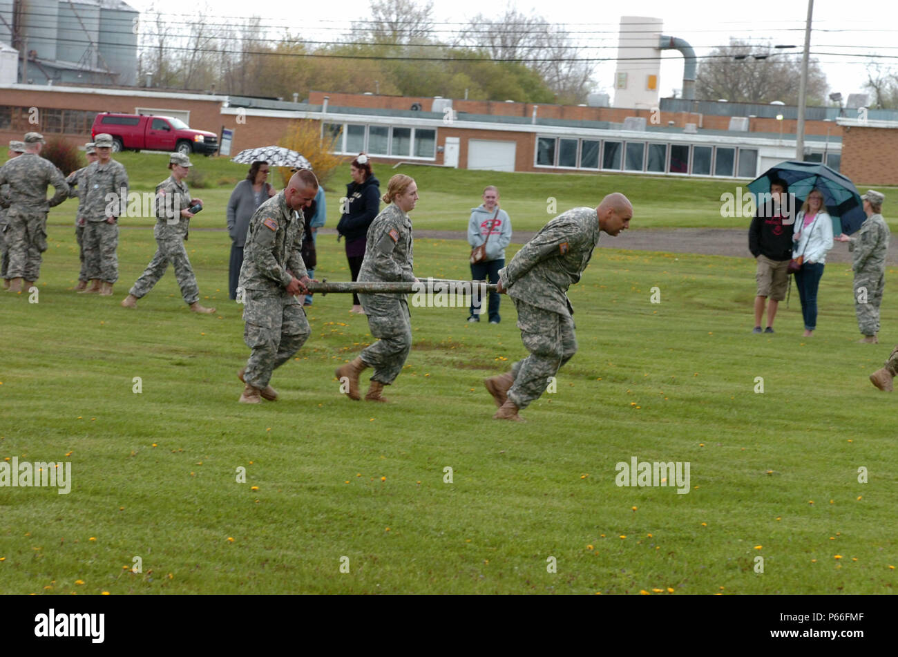 Soldiers of the 144th Military Police Company, 210th MP Battalion ...