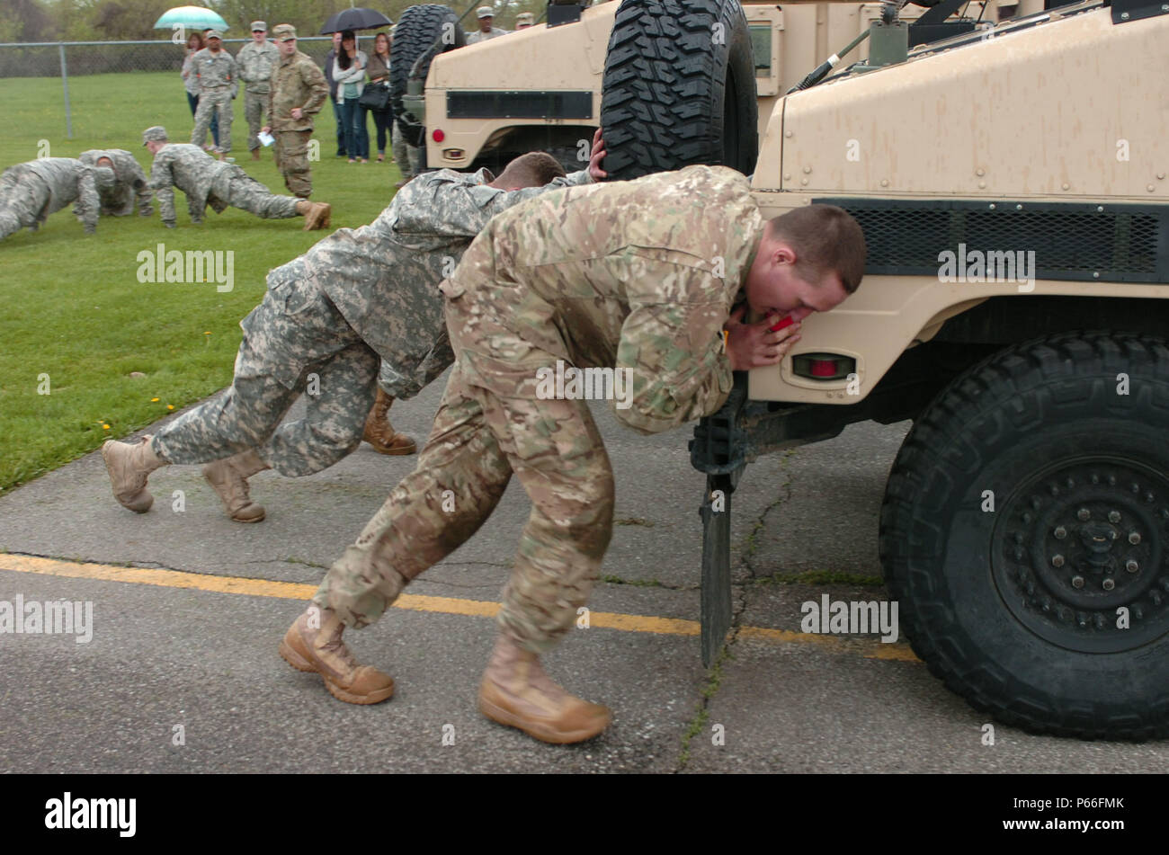 Soldiers of the 144th Military Police Company, 210th MP Battalion ...