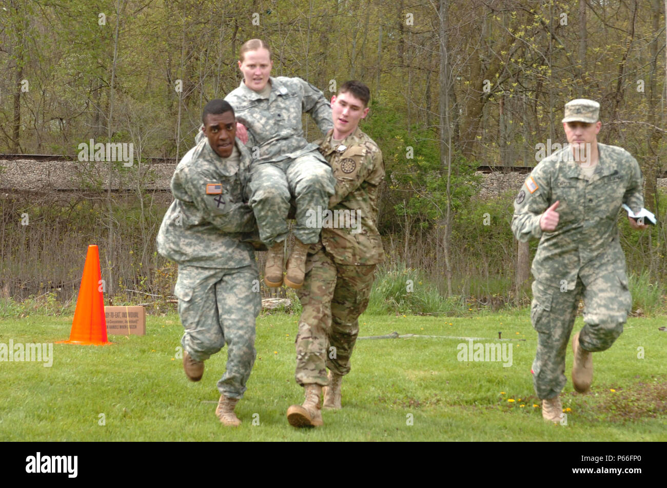 Soldiers of the 144th Military Police Company, 210th MP Battalion ...