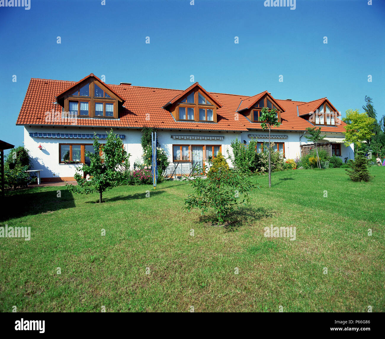 Single pitched roof hi-res stock photography and images - Alamy