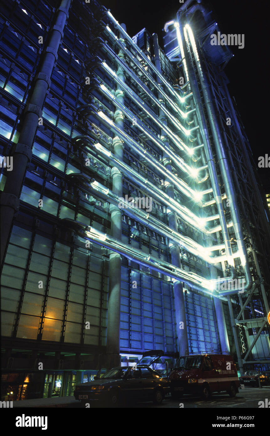 Office building of Lloyd's insurance - city of London - England - great ...