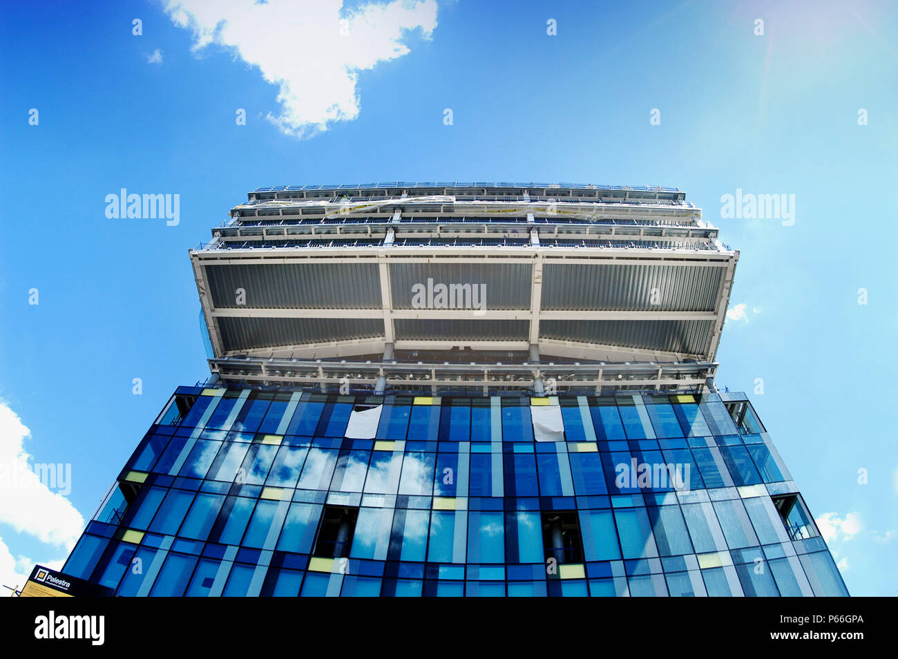 London eye under construction hi-res stock photography and images - Alamy