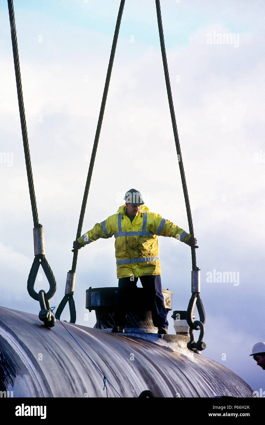Lifting strops hi-res stock photography and images - Alamy