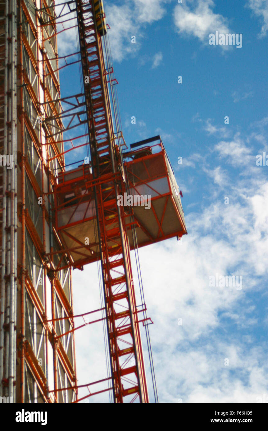 Manchester development. The dramatic 171-metre high glass-clad 47 ...