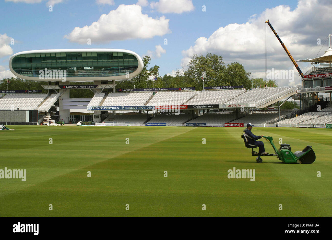 Grandstand lords hi-res stock photography and images - Alamy