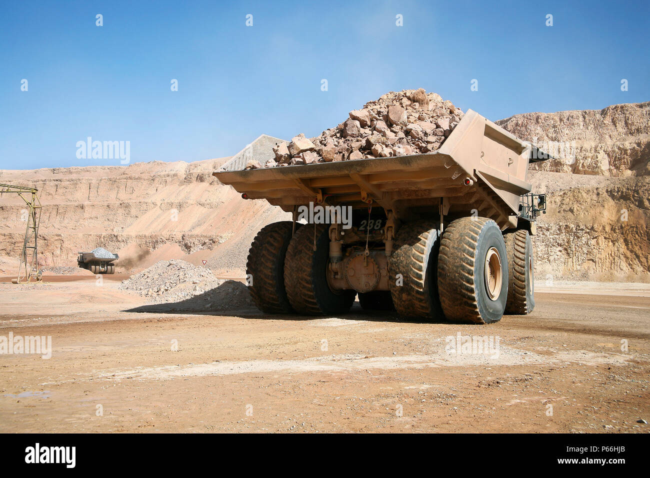 Open cast mine tipper hi-res stock photography and images - Alamy