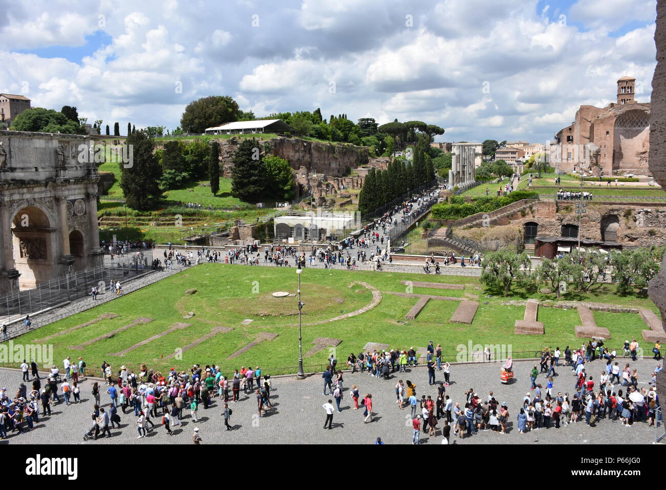 Rome, view and details of the Arch of Constantine Stock Photo - Alamy