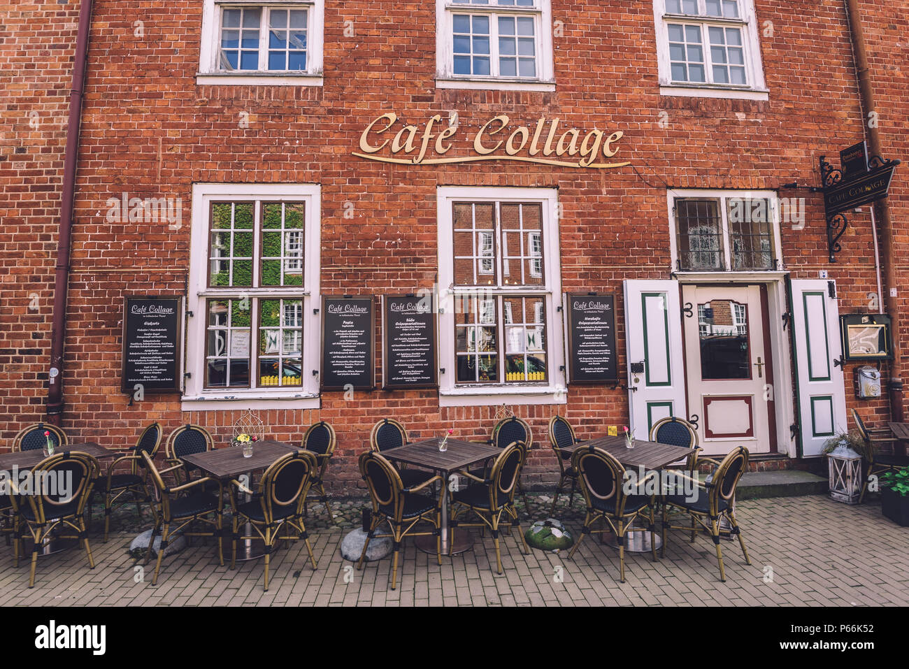 Cafe restaurant in merchant hi-res stock photography and images - Alamy