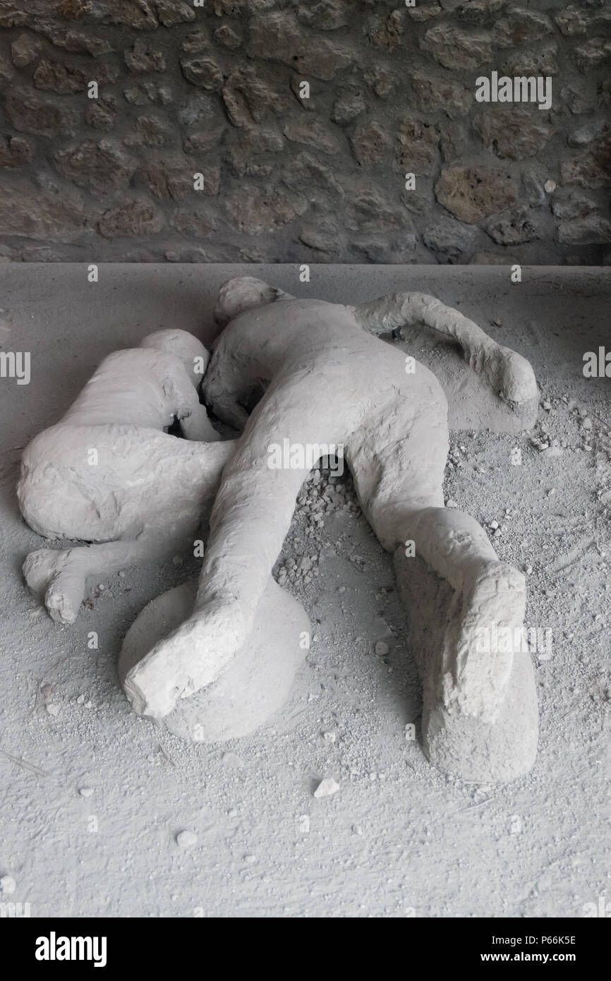 Pompeii dead bodies hi-res stock photography and images - Alamy