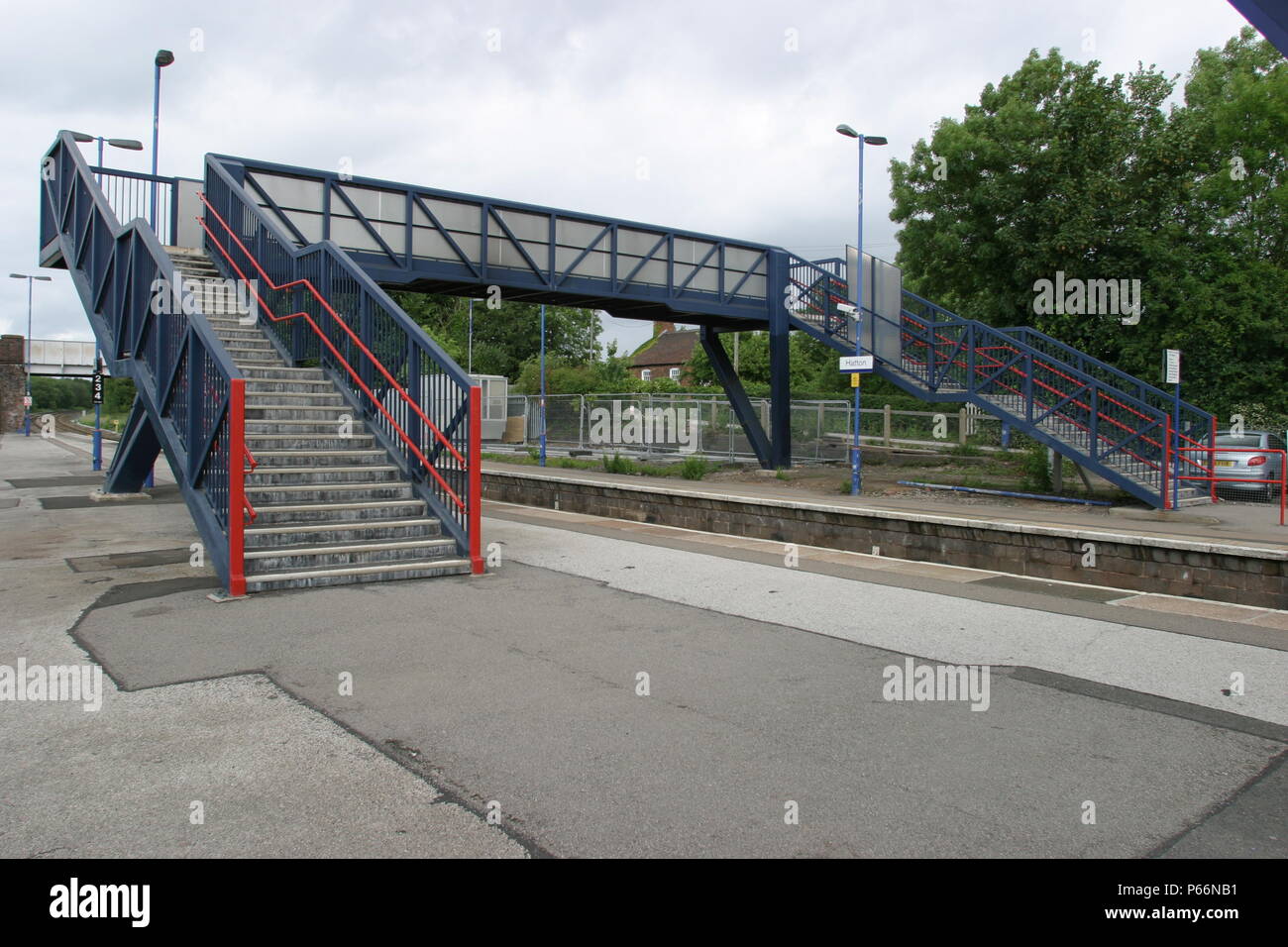 Footbridge at Hatton station, Warwickshire. 2007 Stock Photo - Alamy