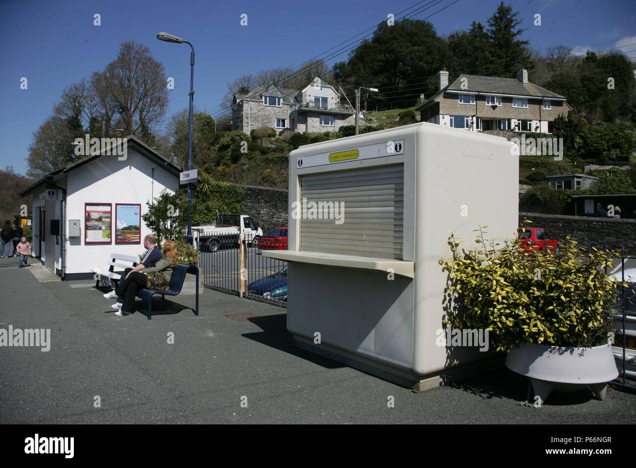 General platform scene at Looe station at the end of the Liskeard to ...