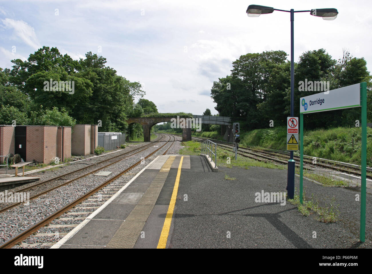 Dorridge railway station platform hi-res stock photography and images ...