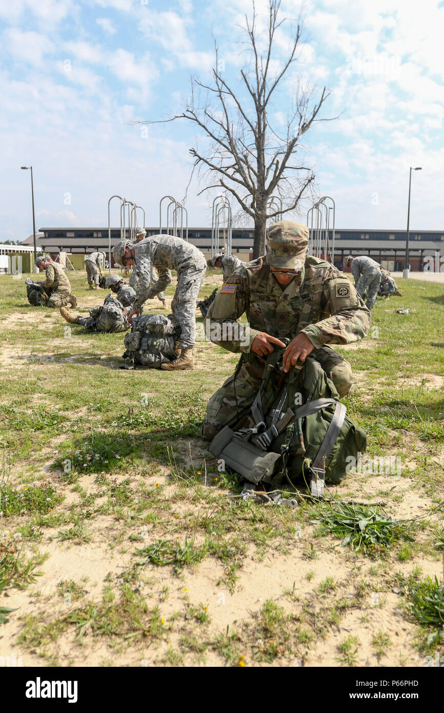 Paratroopers of the 2nd Brigade Combat Team, 82nd Airborne Division rig ...