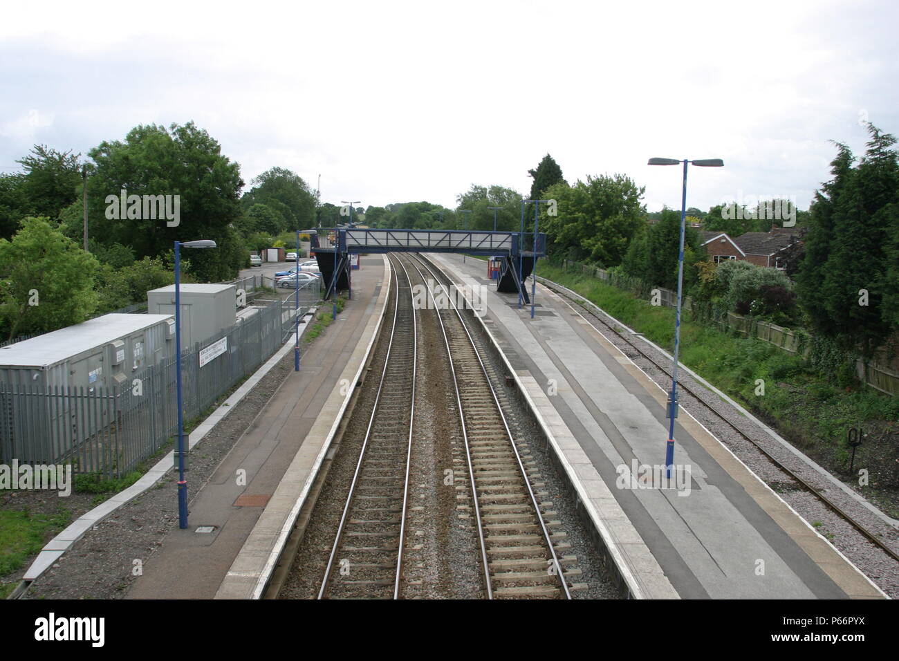 Hatton station, Warwickshire, viewed from the road bridge. 2007 Stock ...