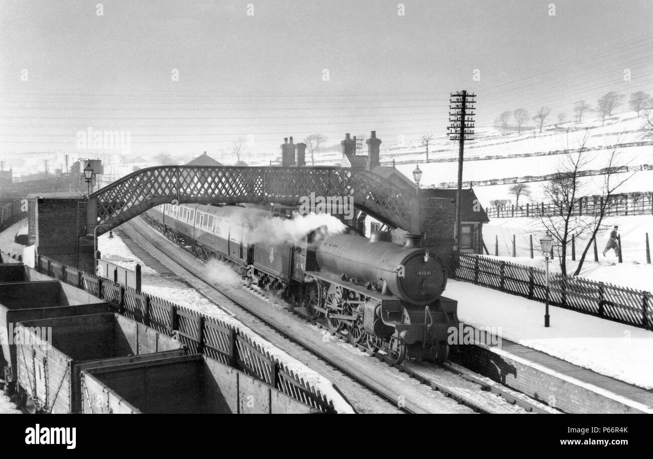 Sheffield station footbridge Black and White Stock Photos & Images - Alamy