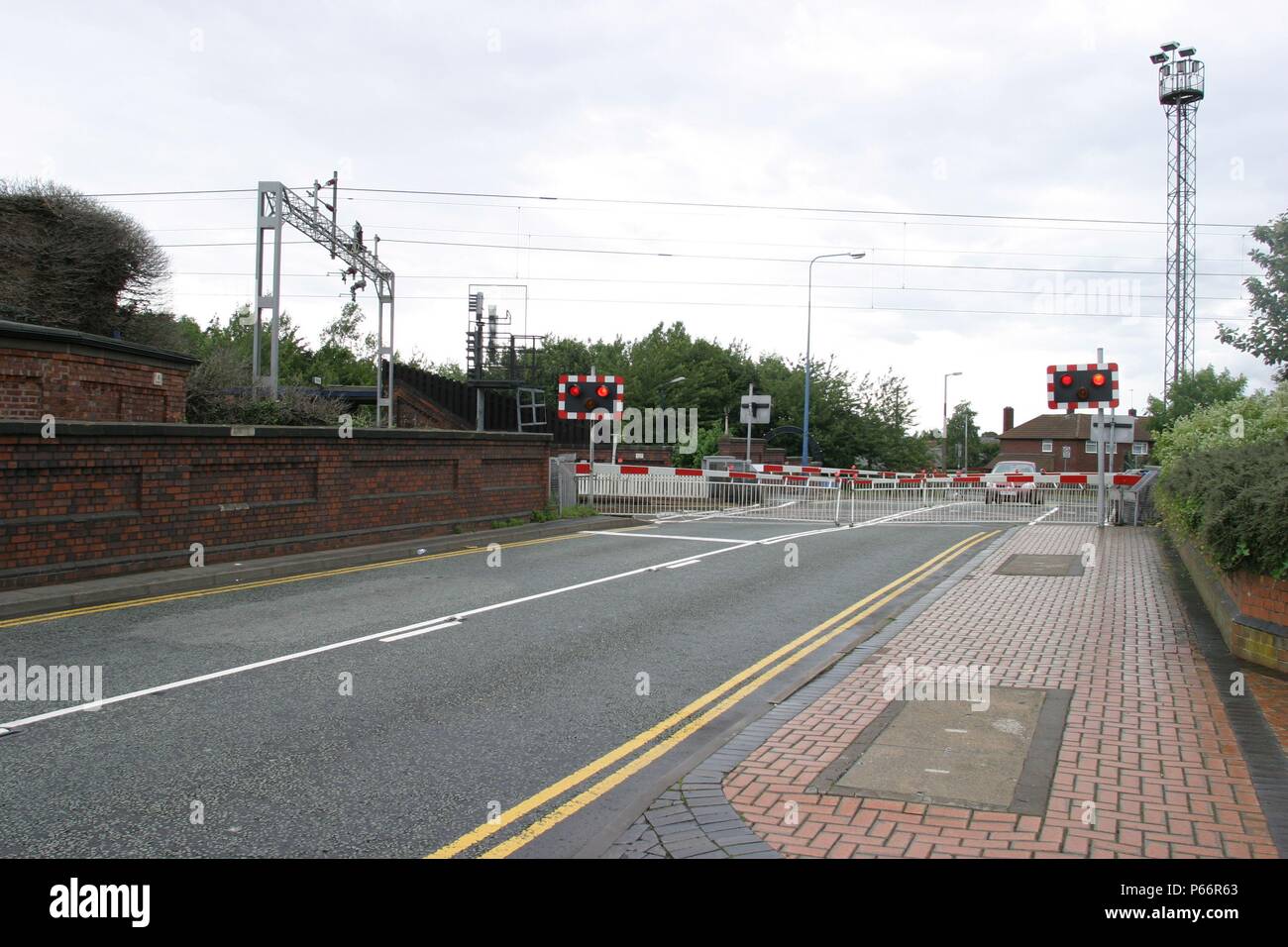 Level crossing at Tipton station, West Midlands. 2007 Stock Photo - Alamy