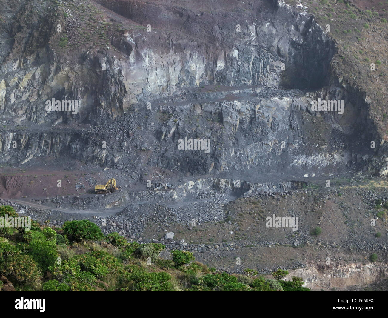 Quarrying stone stones production hi-res stock photography and images ...