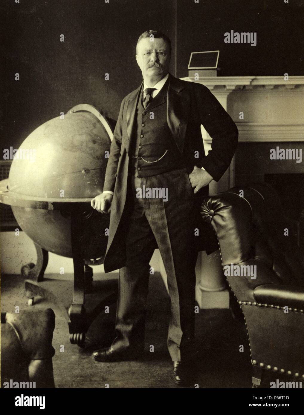 Theodore roosevelt president usa portrait globe office hi-res stock ...