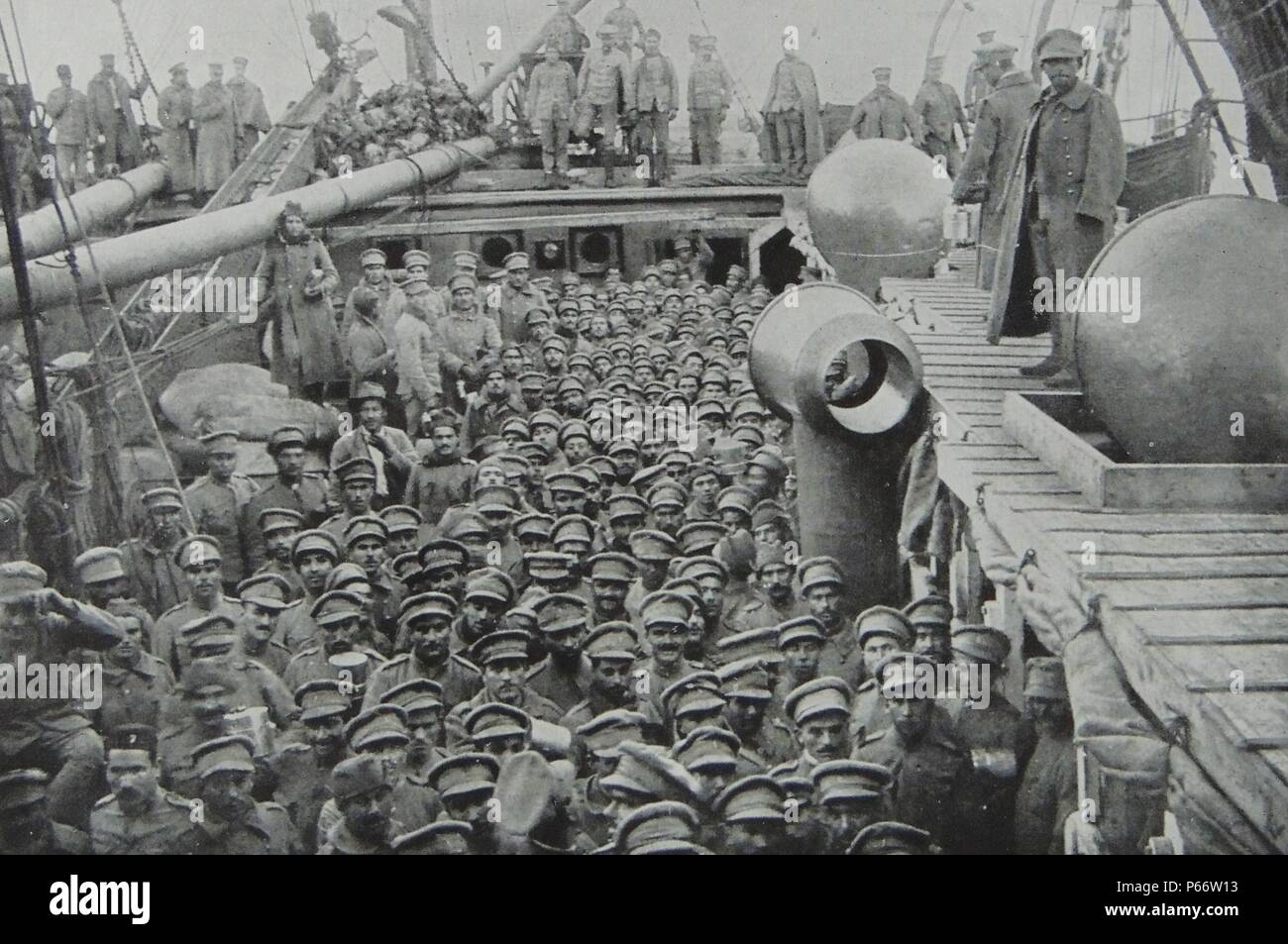 Portuguese forces departing for the world war battlefields in France ...