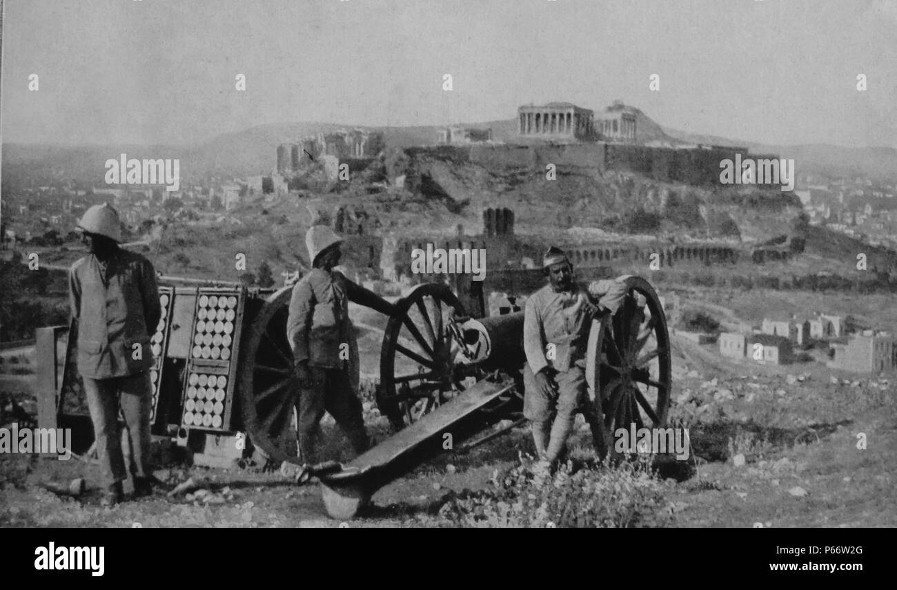 Greek soldiers greece hi-res stock photography and images - Alamy