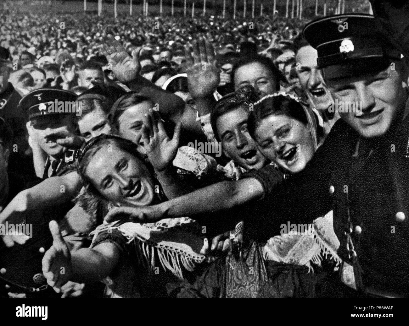 Hitler crowd hi-res stock photography and images - Alamy
