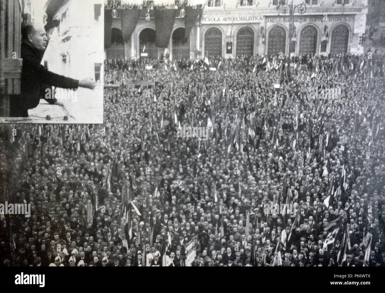 Mussolini addressing a crowd in Rome 1928 Stock Photo - Alamy