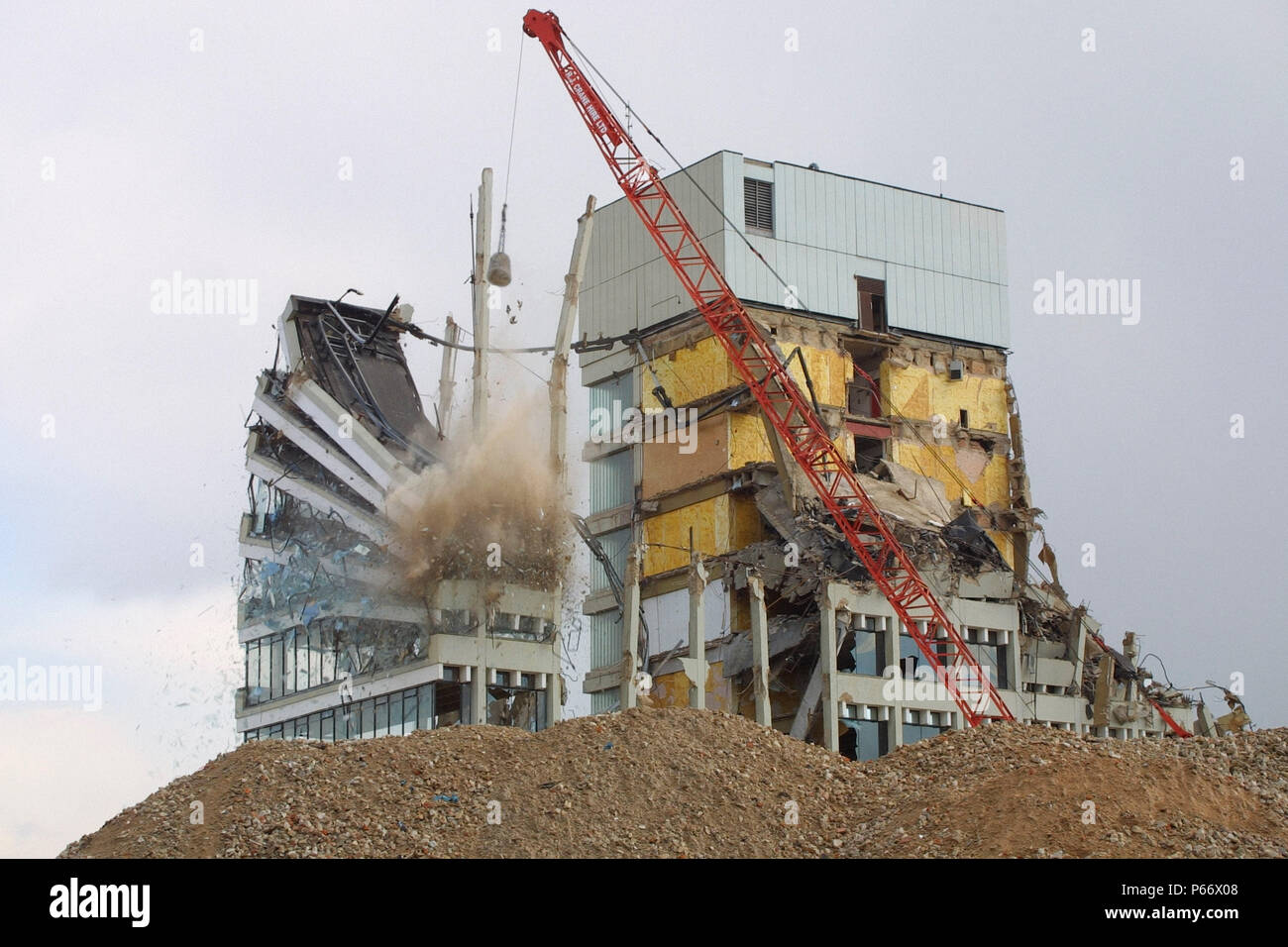 Demolition of an office building Stock Photo - Alamy