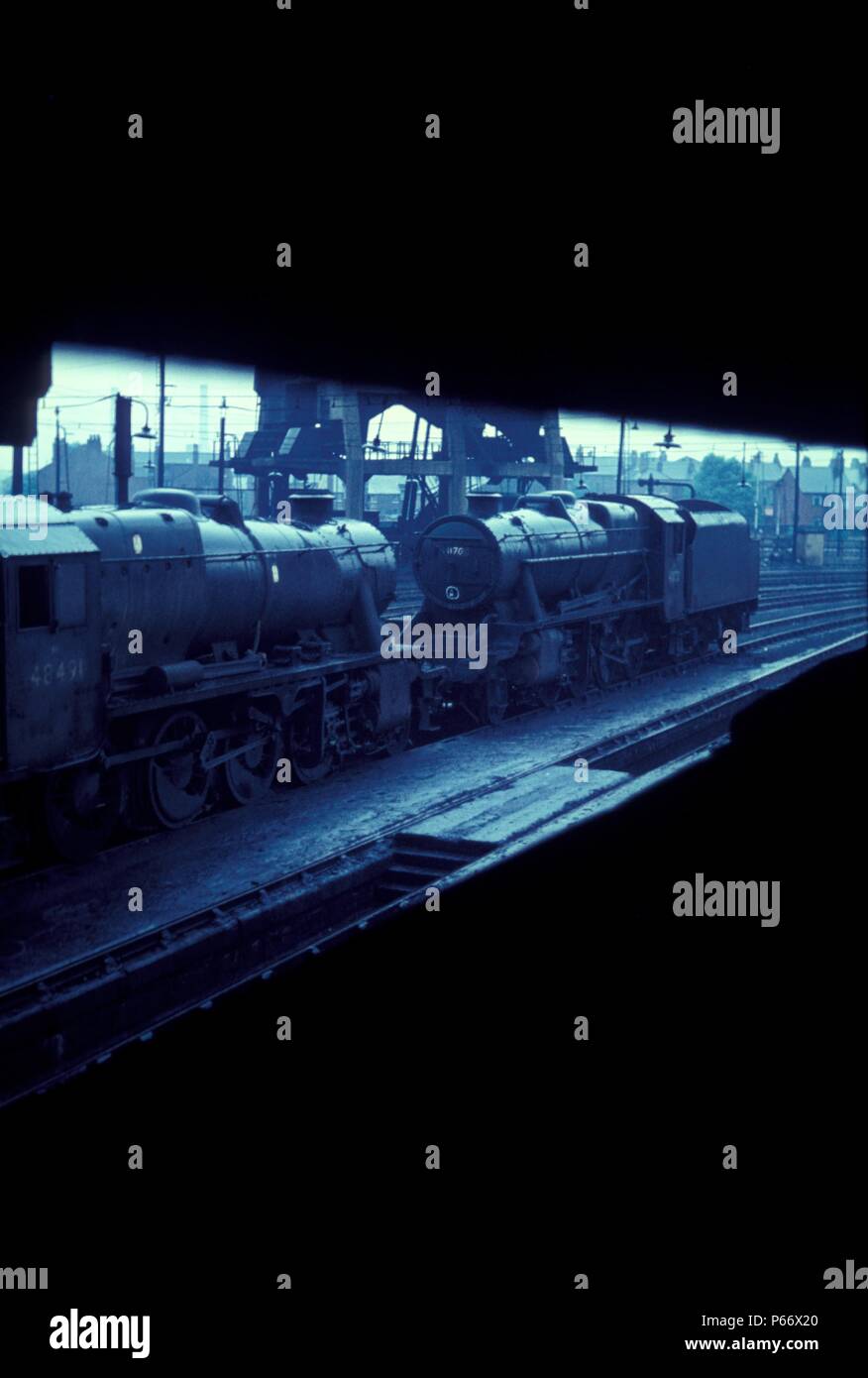 Lms stanier 8f 2 8 0 locomotive hi-res stock photography and images - Alamy