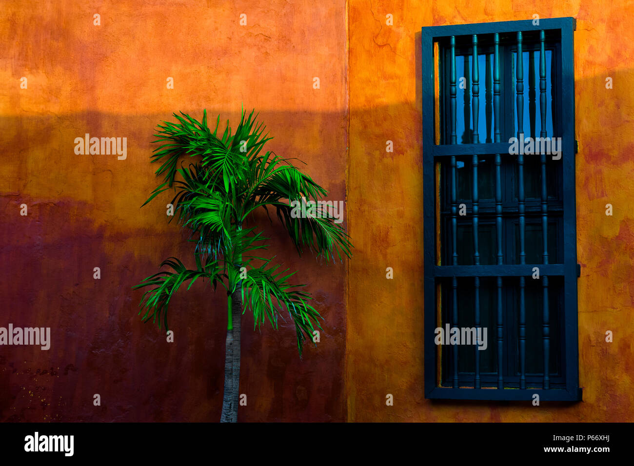 Spanish colonial house hi-res stock photography and images - Alamy