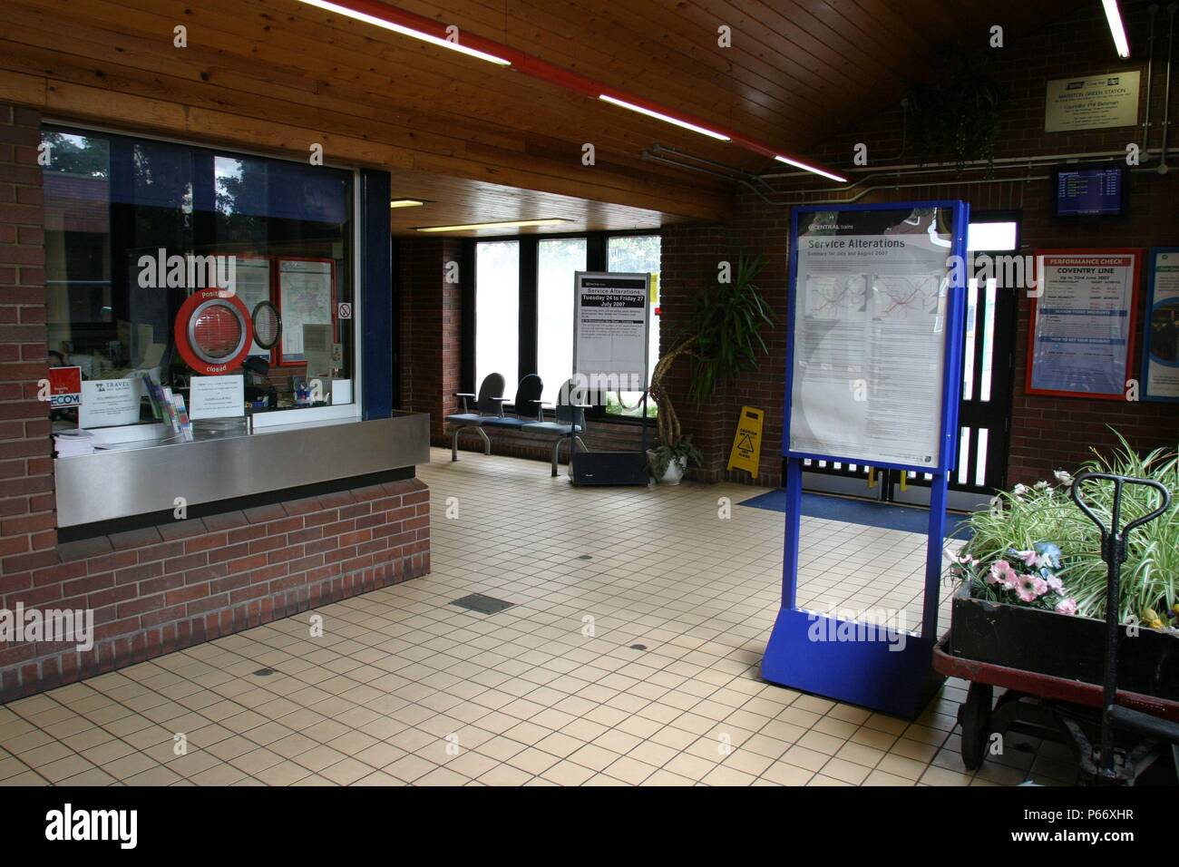 Rail ticket office england hi-res stock photography and images - Alamy