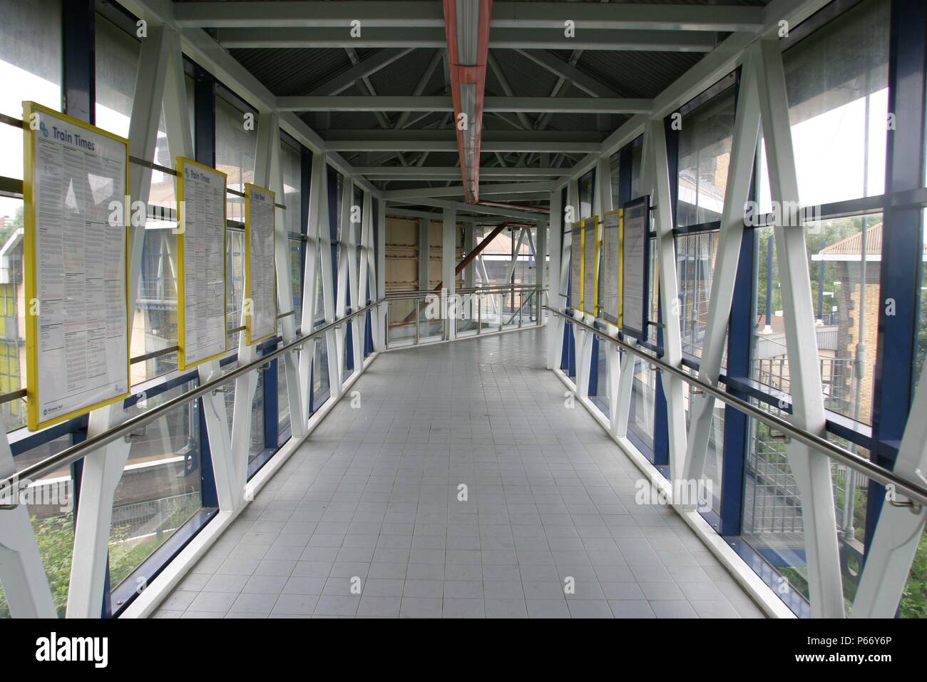 Pedestrian access bridge at Smethwick Galton Bridge station, West ...