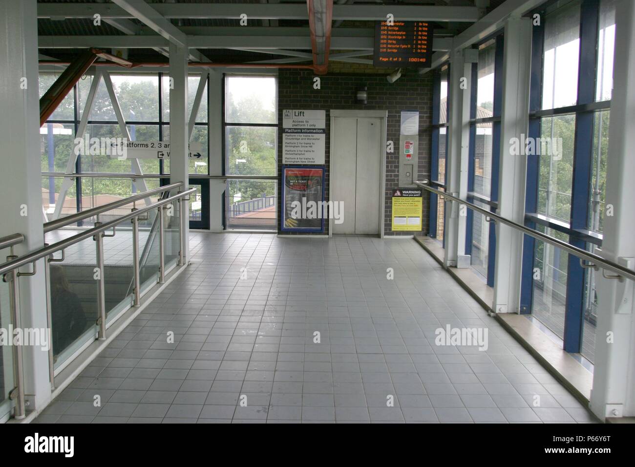Pedestrian access bridge at Smethwick Galton Bridge station, West ...