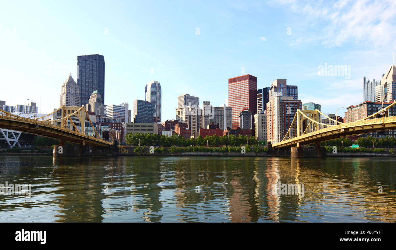 The Pittsburgh, Pennsylvania between two bridges Stock Photo - Alamy