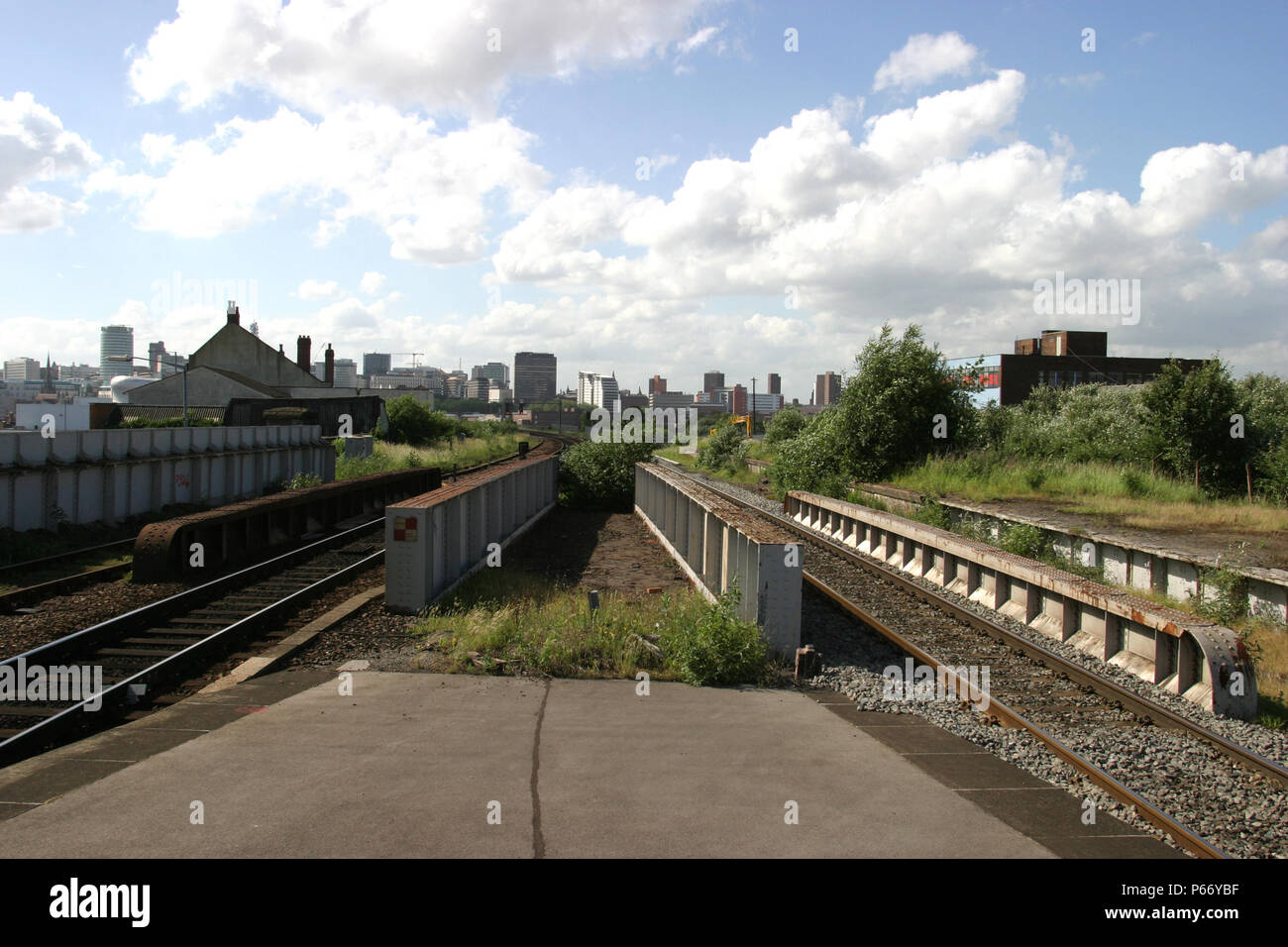 Platform end hi-res stock photography and images - Alamy
