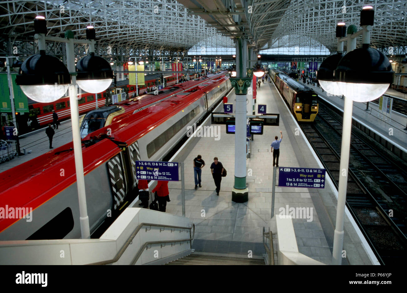 Platforms 4 and 5 at Manchester's Piccadilly station after recent ...