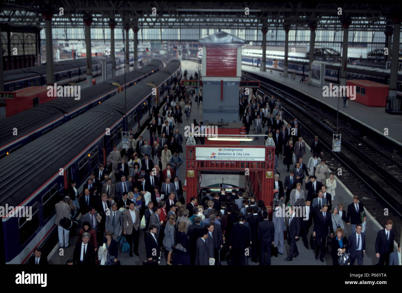 Waterloo rush hour hi-res stock photography and images - Alamy