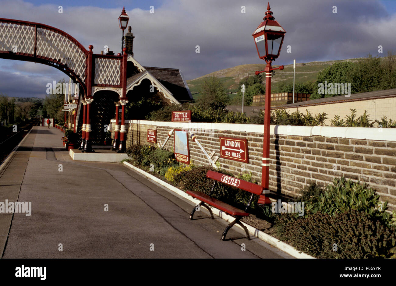 Settle station hi-res stock photography and images - Alamy