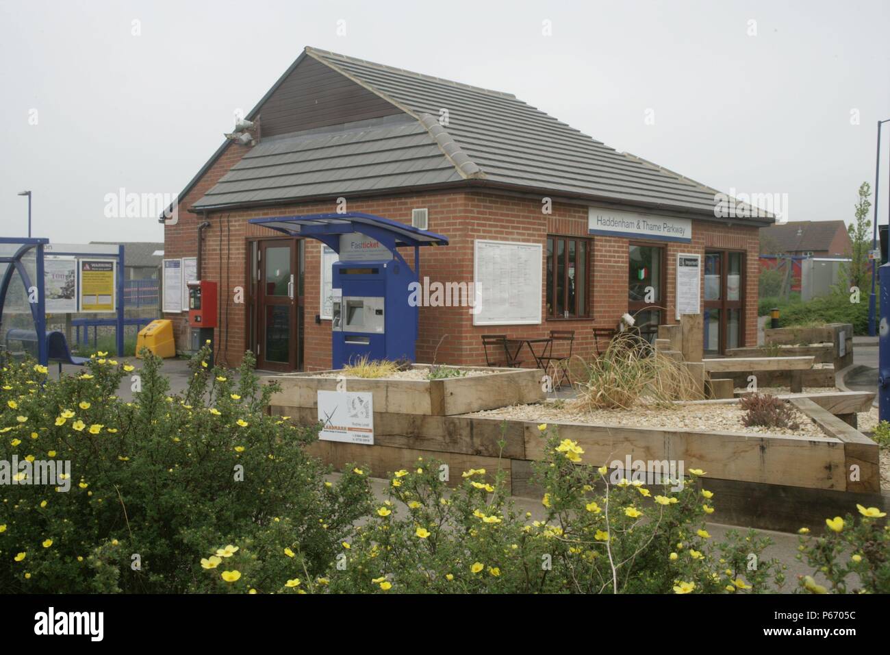 Thame and haddenham station hi-res stock photography and images - Alamy