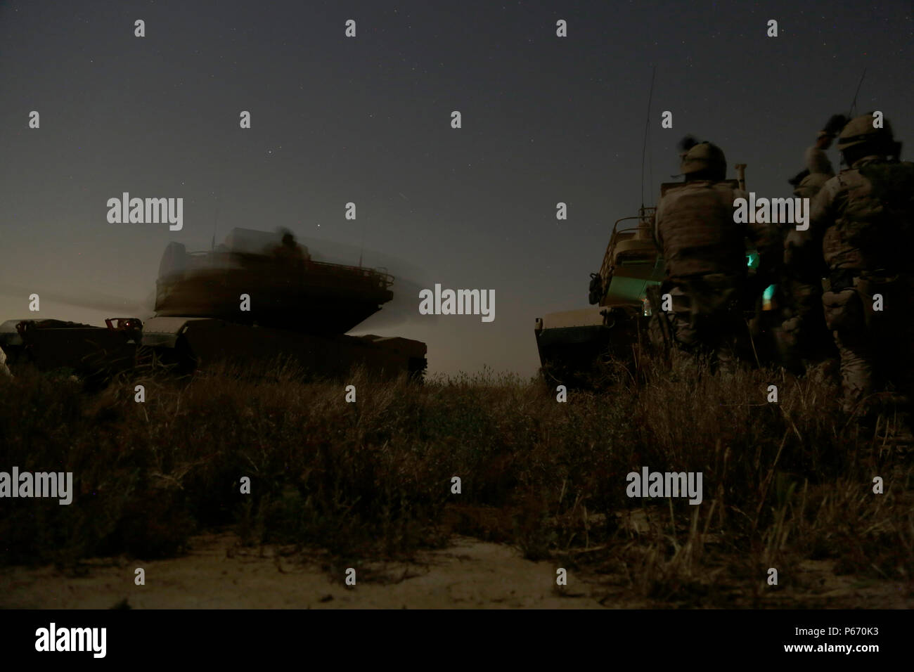 M1 tank at night hi-res stock photography and images - Alamy