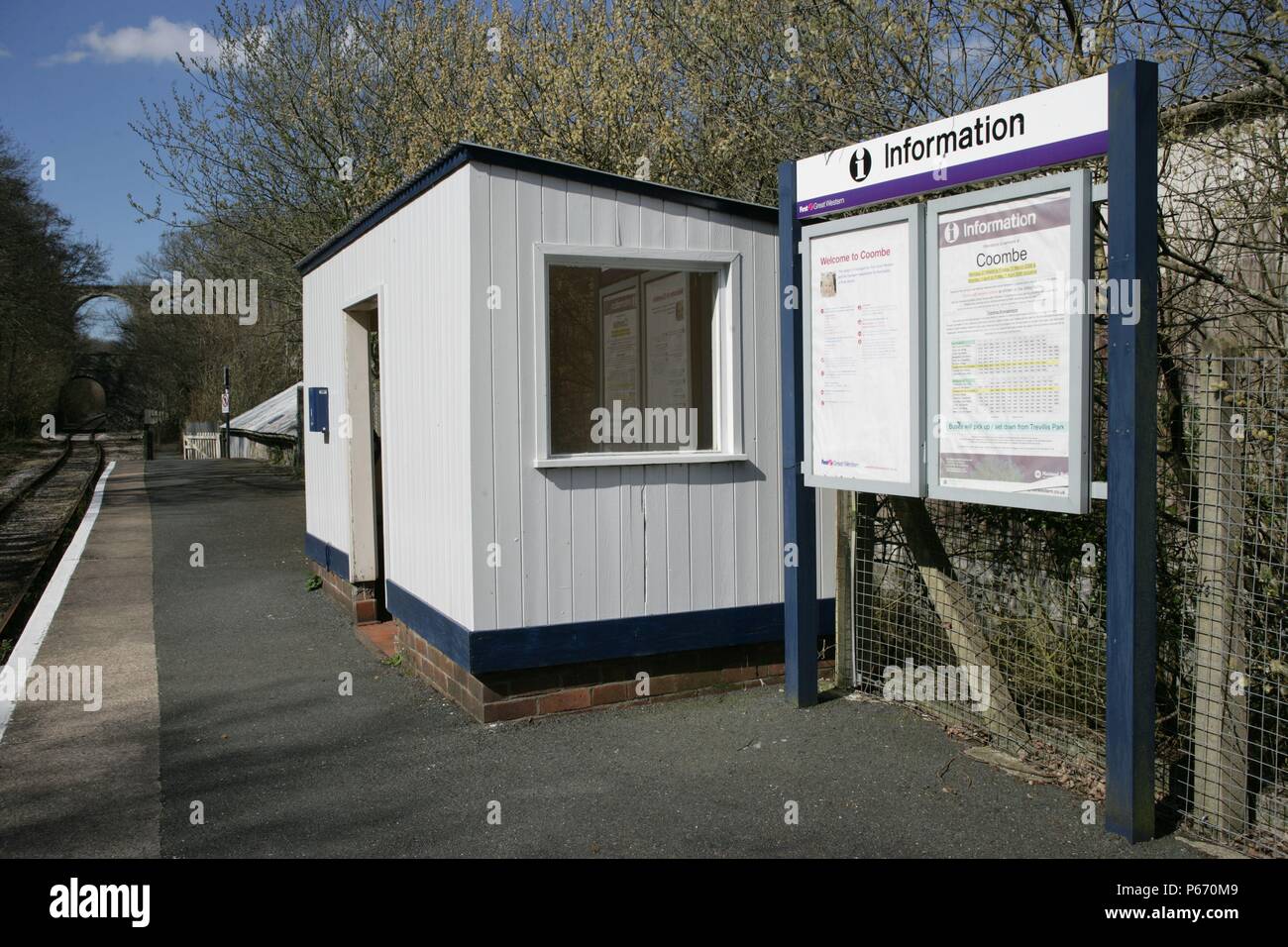 Liskeard looe railway hi-res stock photography and images - Alamy