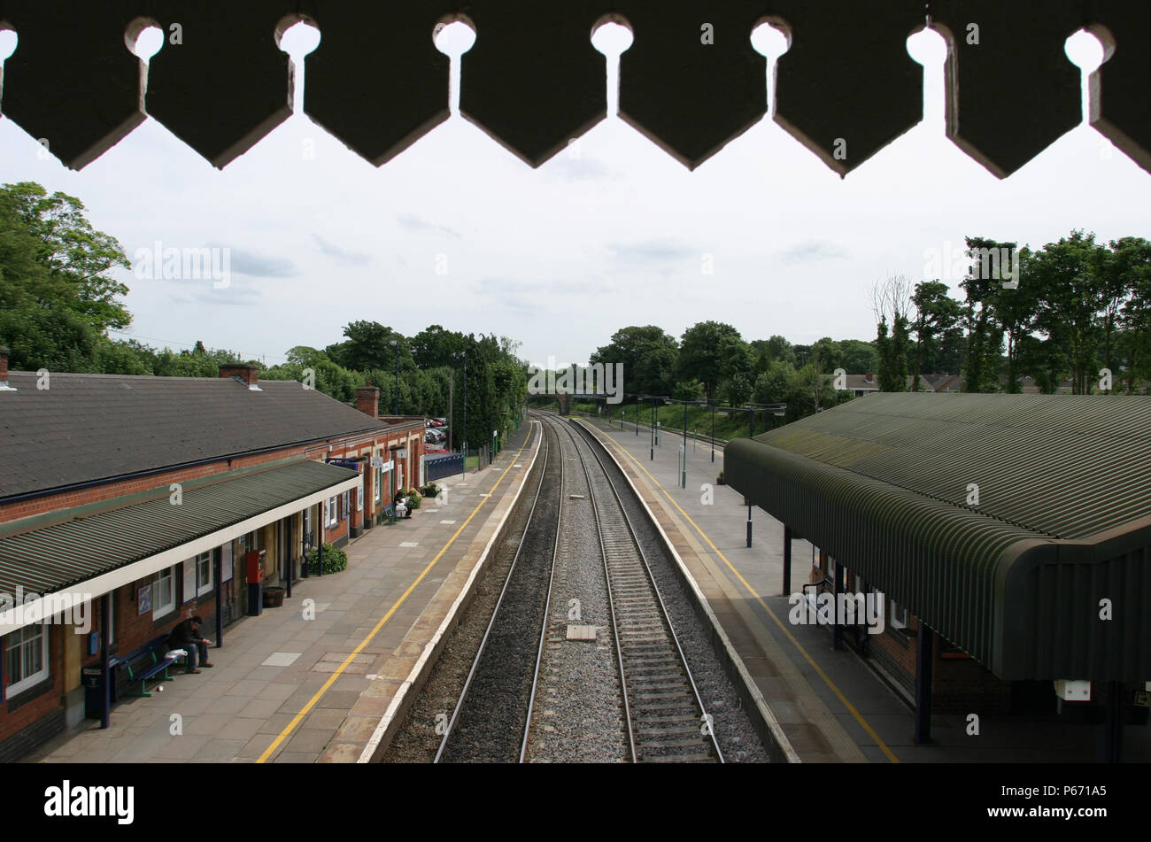 Dorridge railway station platform hi-res stock photography and images ...