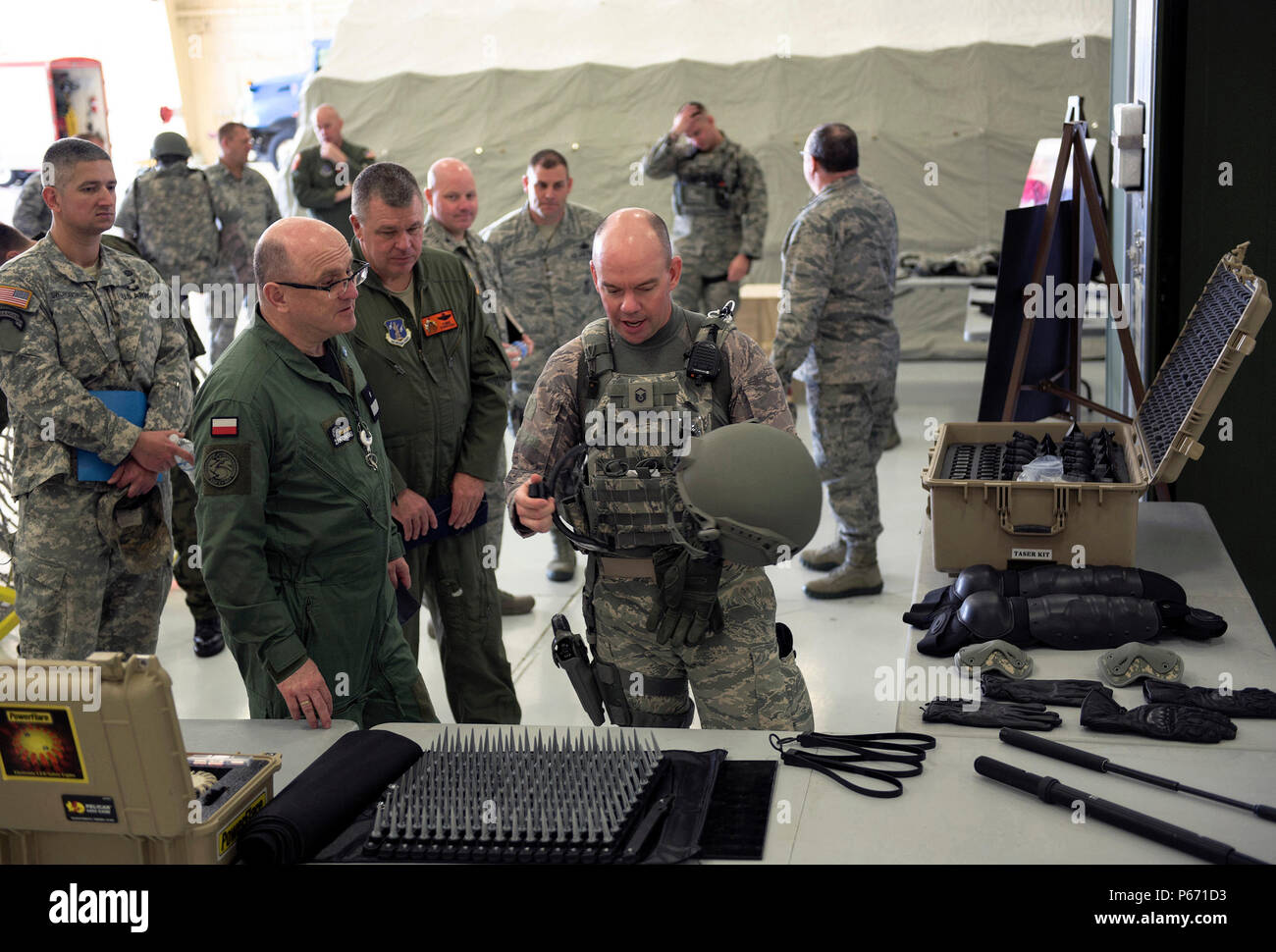 Opsec hi-res stock photography and images - Alamy