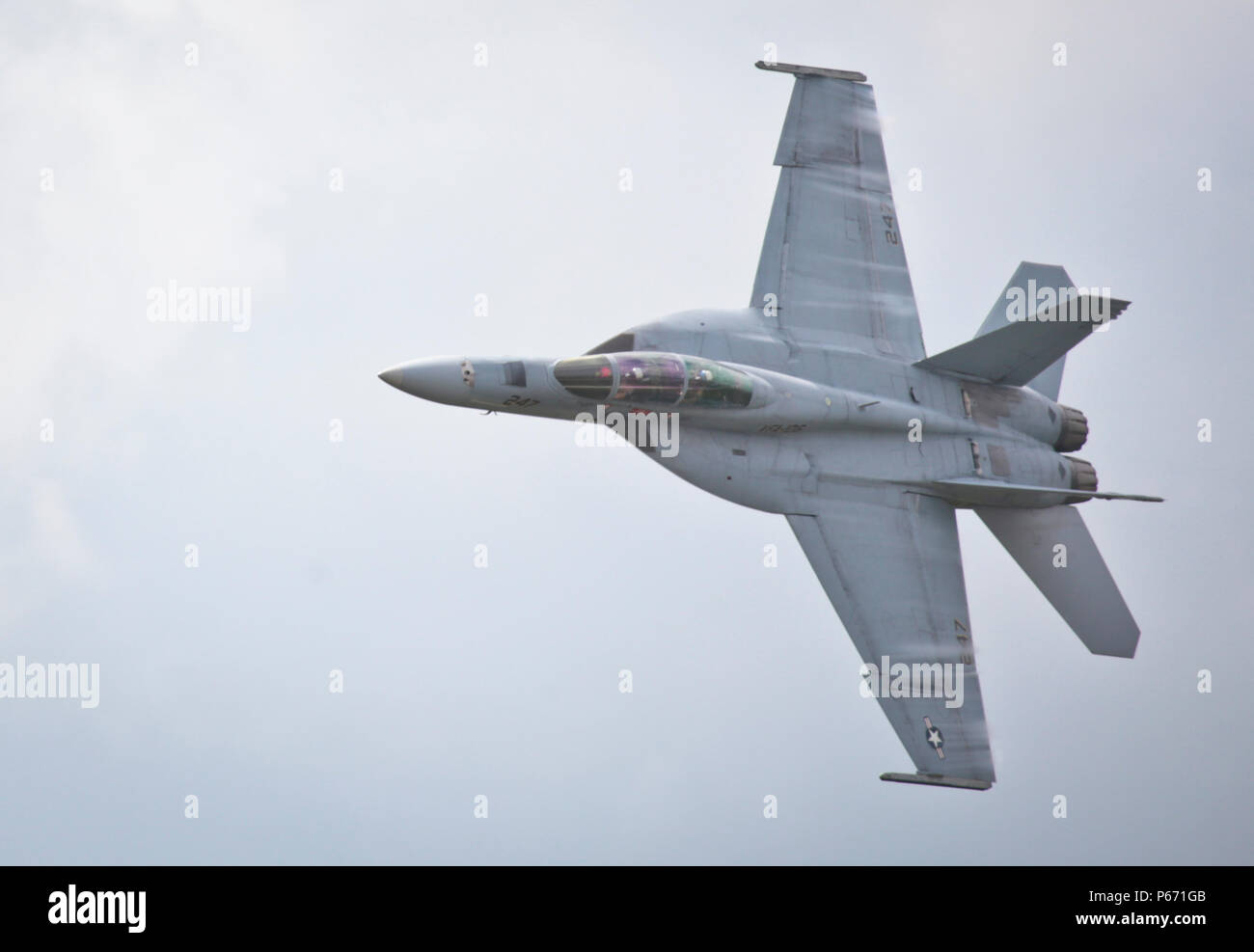 A U.S. Navy F/A-18 Superhornet from Strike Fighter Squadron 106 ...
