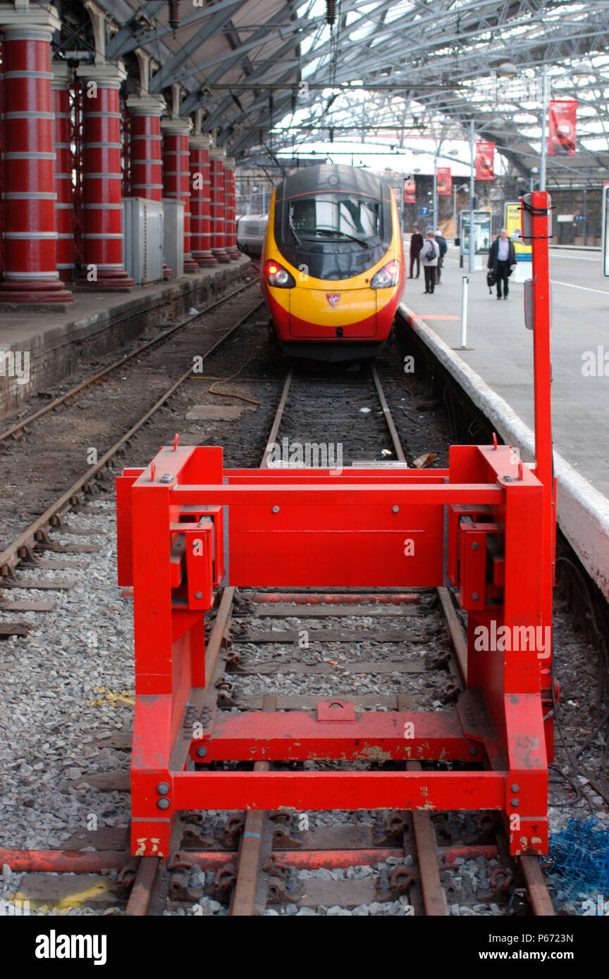 Buffer Stops High Resolution Stock Photography and Images - Alamy