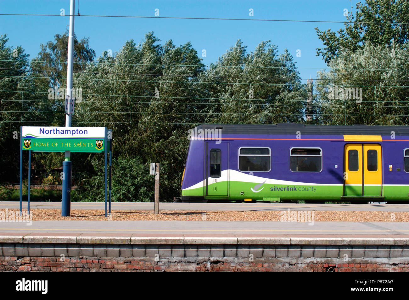 Class 321 hi-res stock photography and images - Alamy
