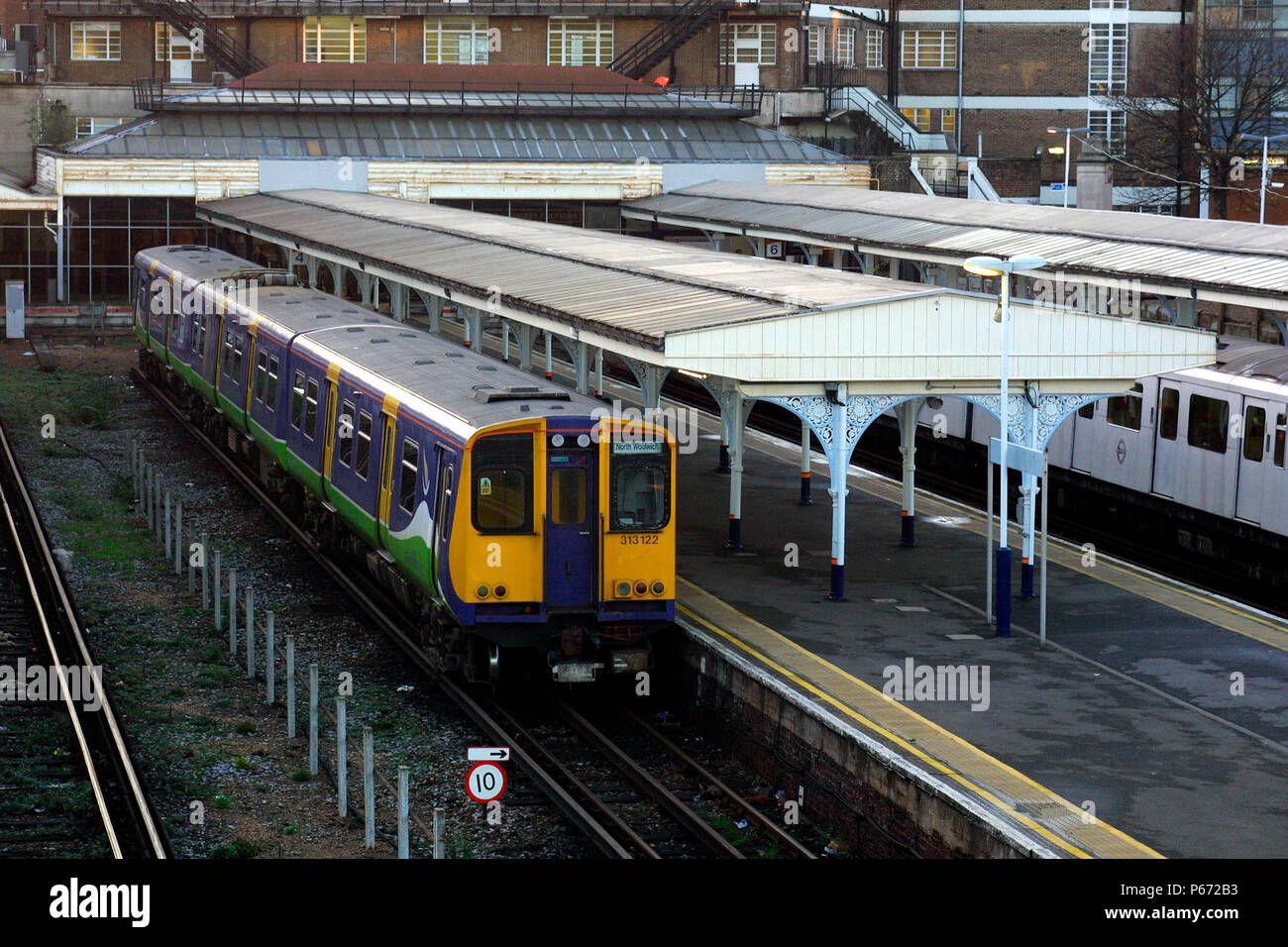 A Silverlink Metro service at Richmond Station on the North London Line ...