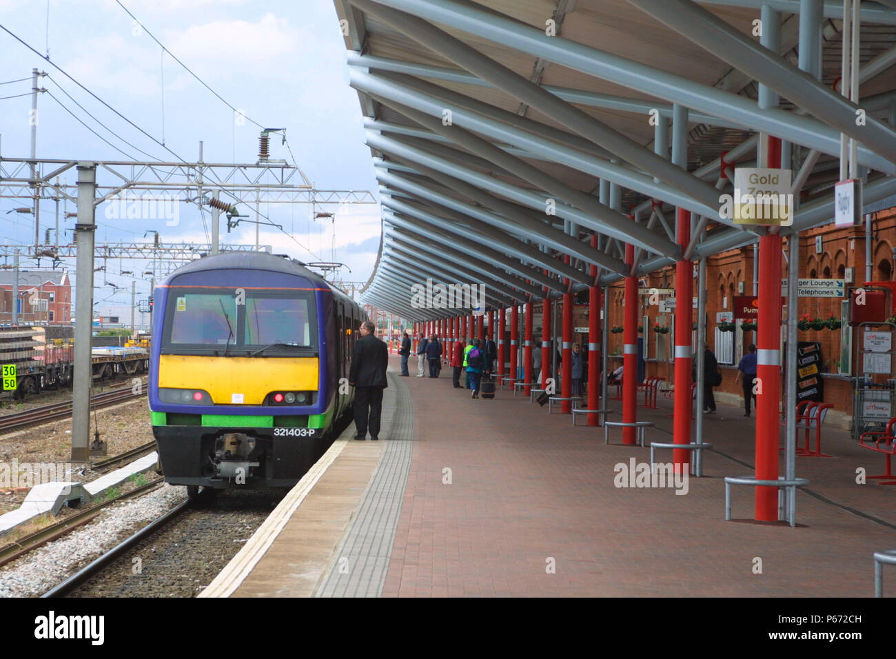Rugby station hi-res stock photography and images - Alamy